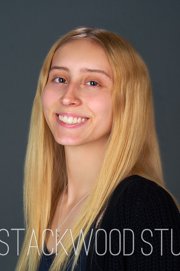 Ella Proofing Seniors Sessions